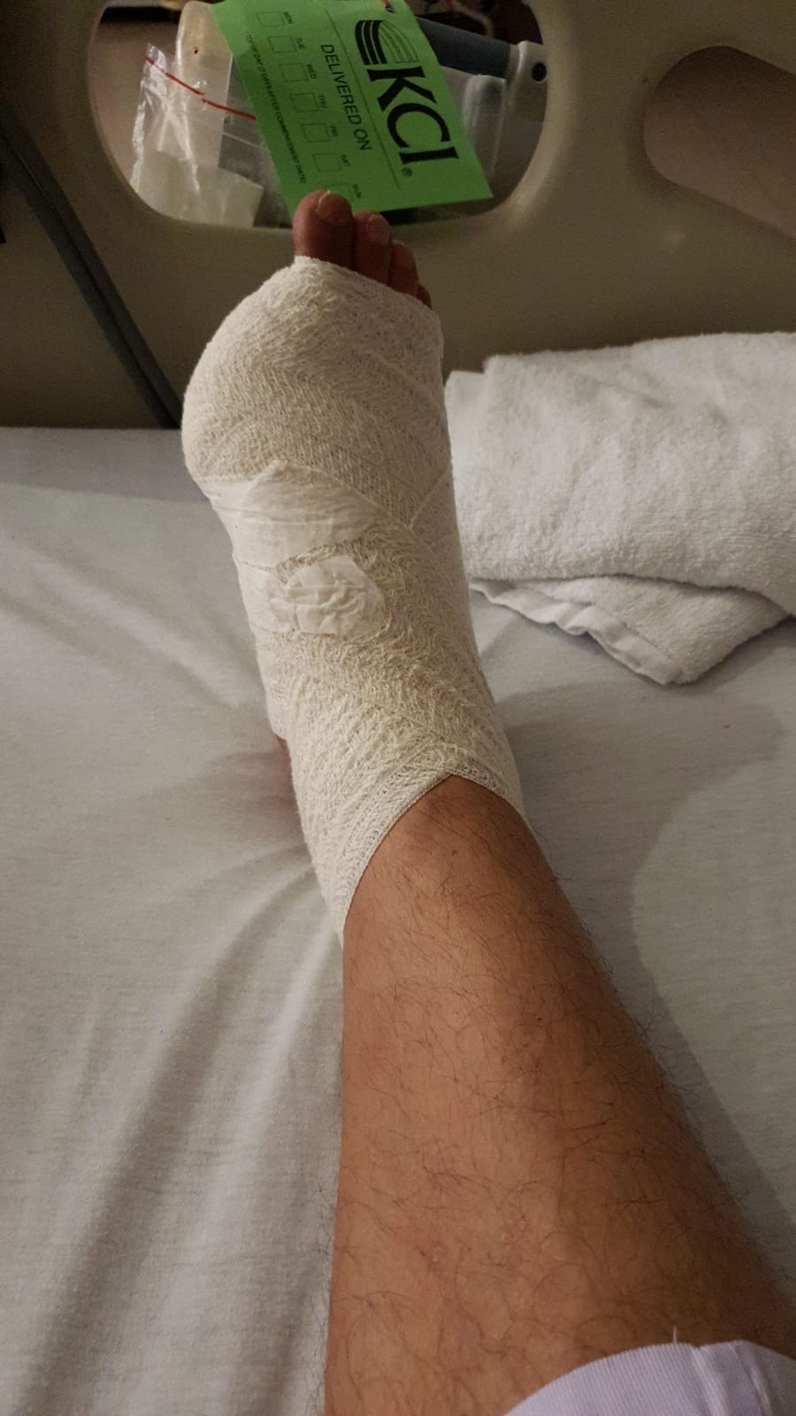 Parents of 3 young children struggle as husband's toes get amputated ...